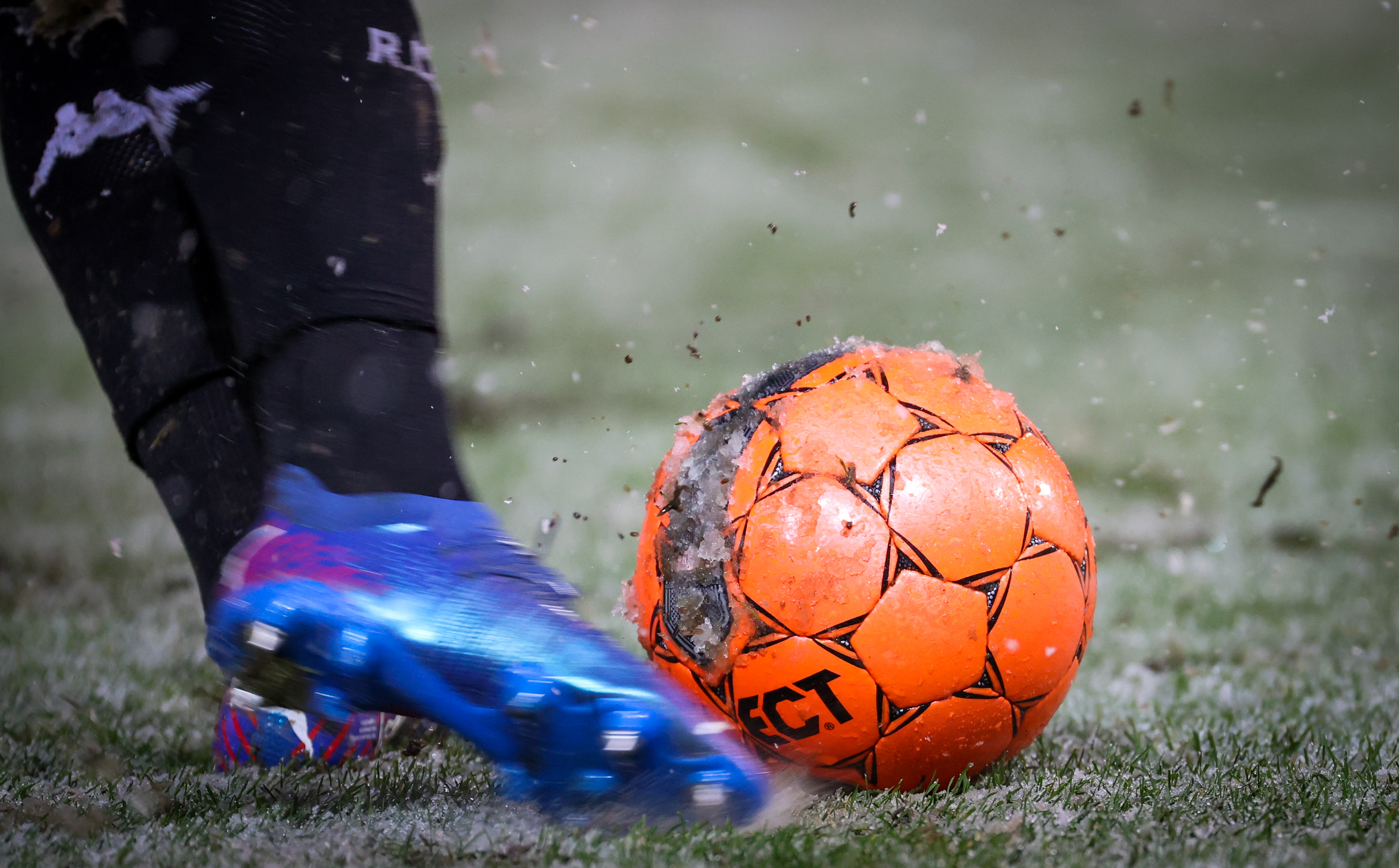 Droits TV du football belge - DAZN annonce un accord de distribution ...