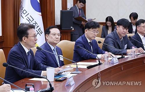 (Lead) Gov't eyeing 'national counterterrorism headquarters' to better ...