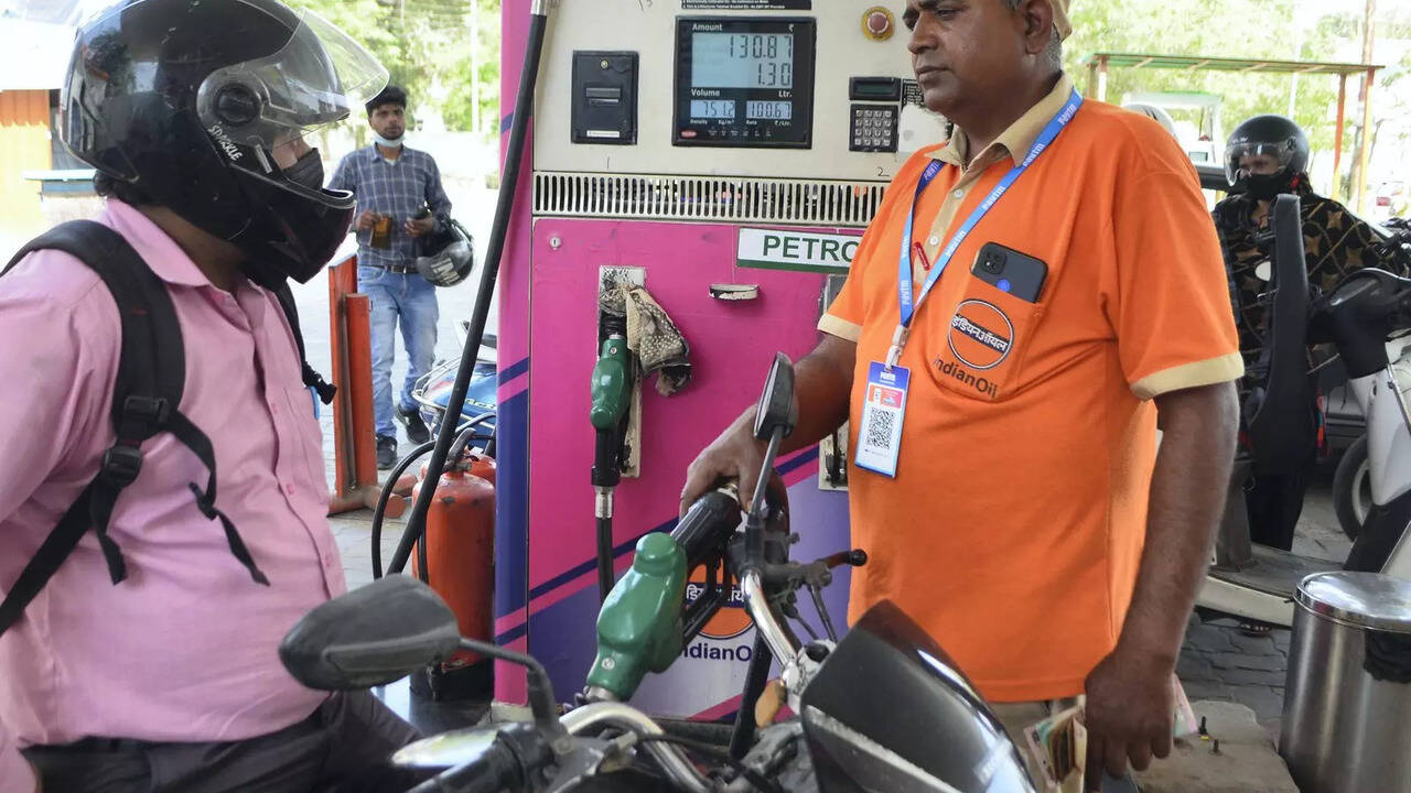 Oil companies to lose Rs 500 crore daily despite fuel price increase ...