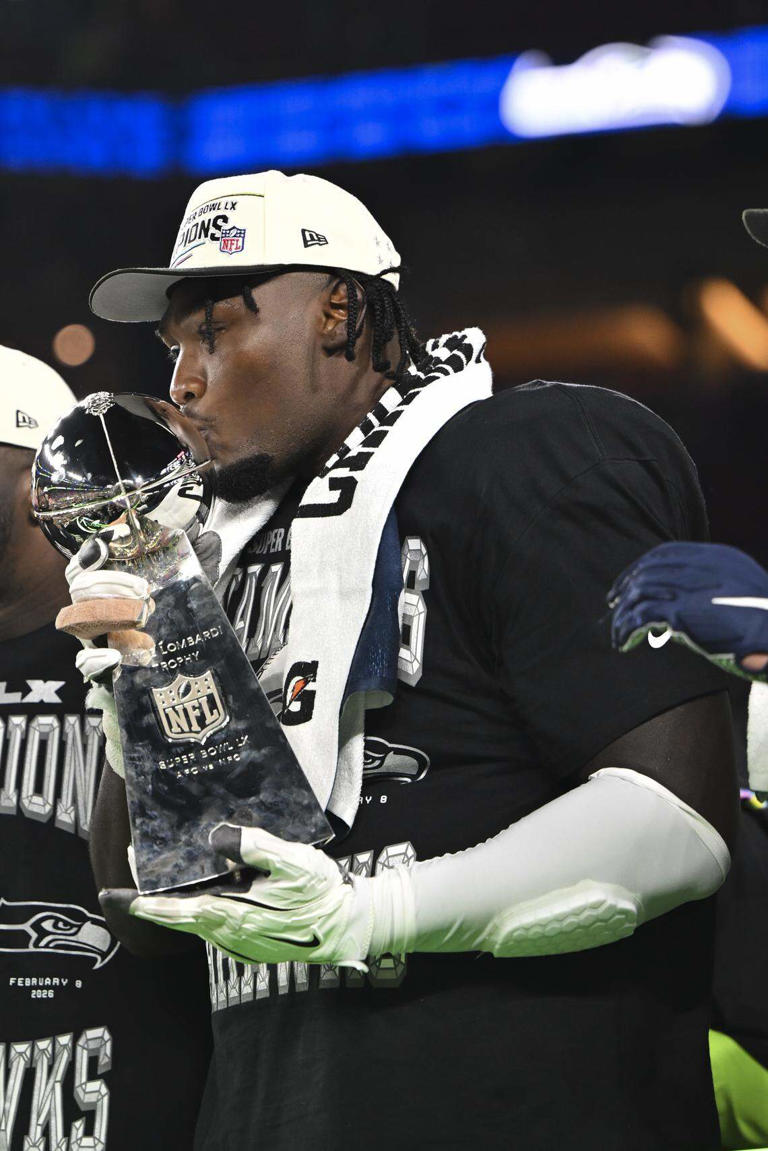 Seahawks schedule: Super Bowl redux start, LA 2x late, primetime glows ...