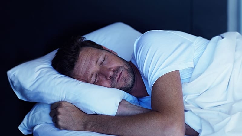 Cuántas horas hay que dormir: dormir poco o demasiado acelera el ...