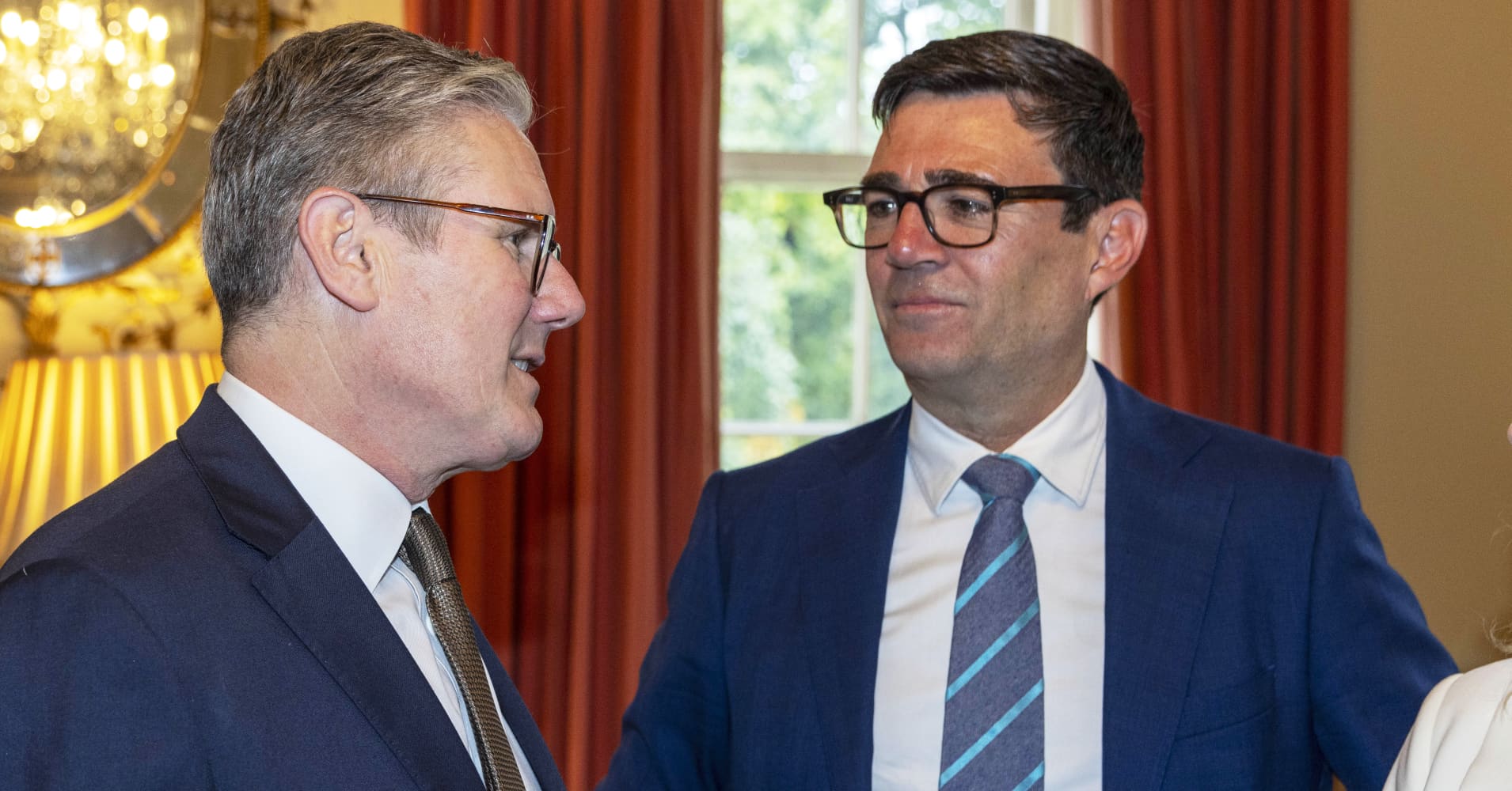 Gilt yields soar as Burnham gears up to challenge Starmer