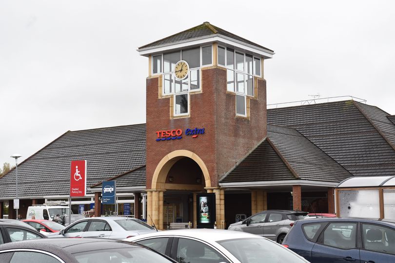 Officers assaulted during £900 theft of razors and food at Ayrshire ...