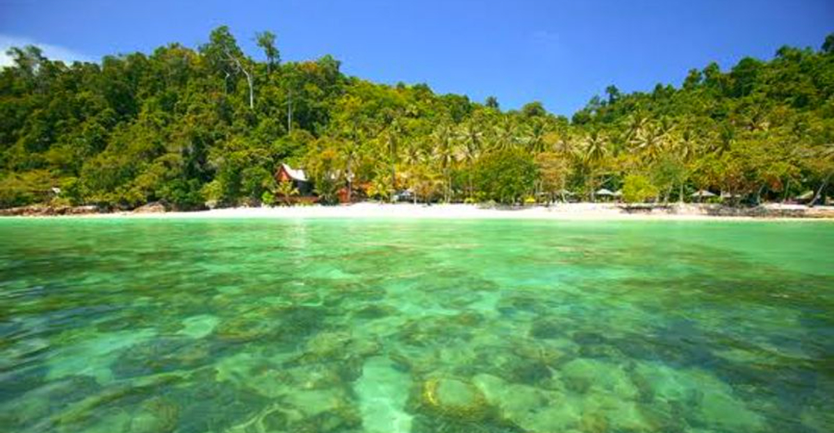 12 beautiful Asian beaches that locals try to keep hidden