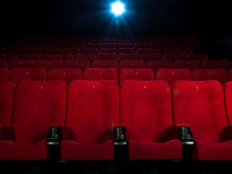 "Break Room": Wer ist dabei? Alle Schauspieler:innen und ihre Rollen im ...