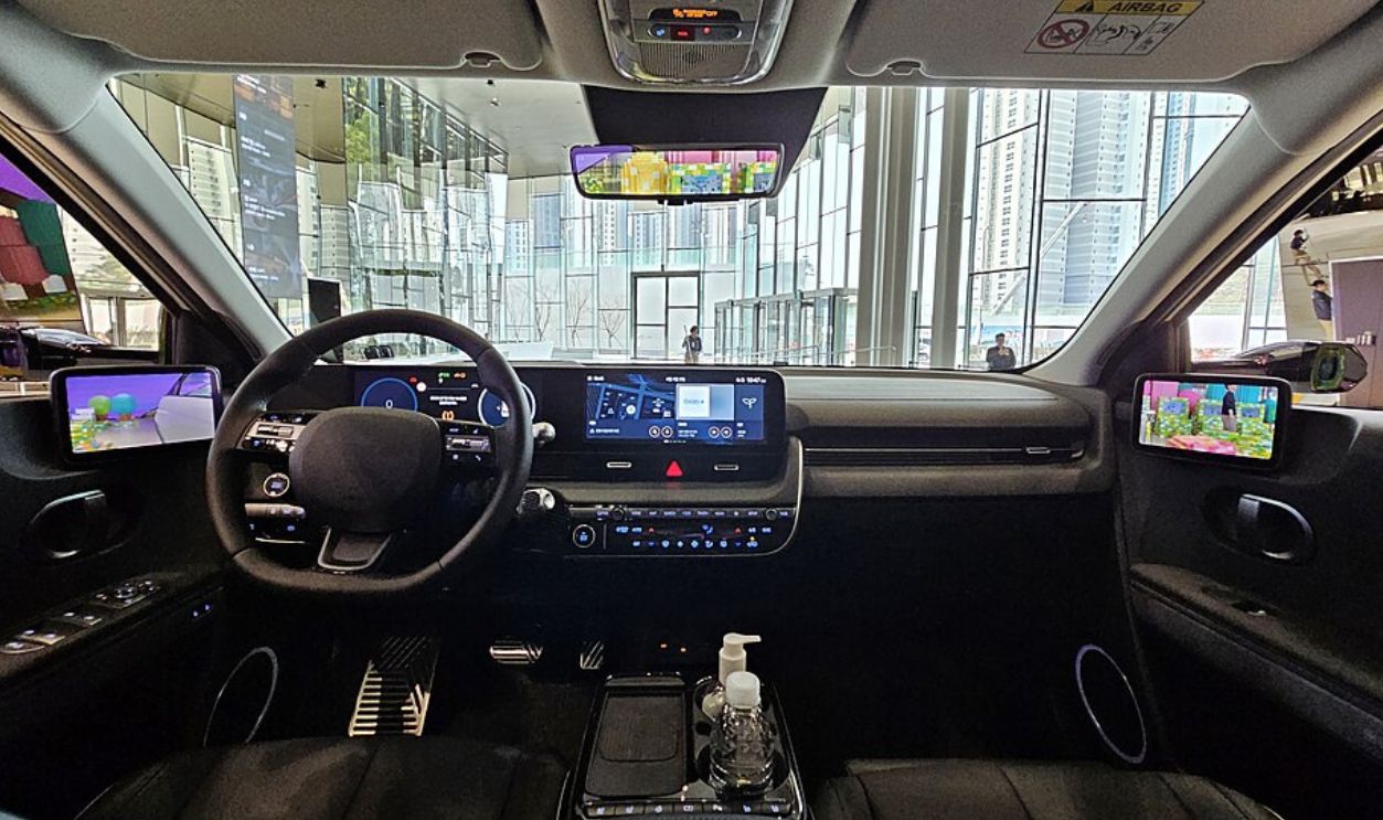 Hyundai’s Ioniq 5 uses its super fast charging time to stand out from ...