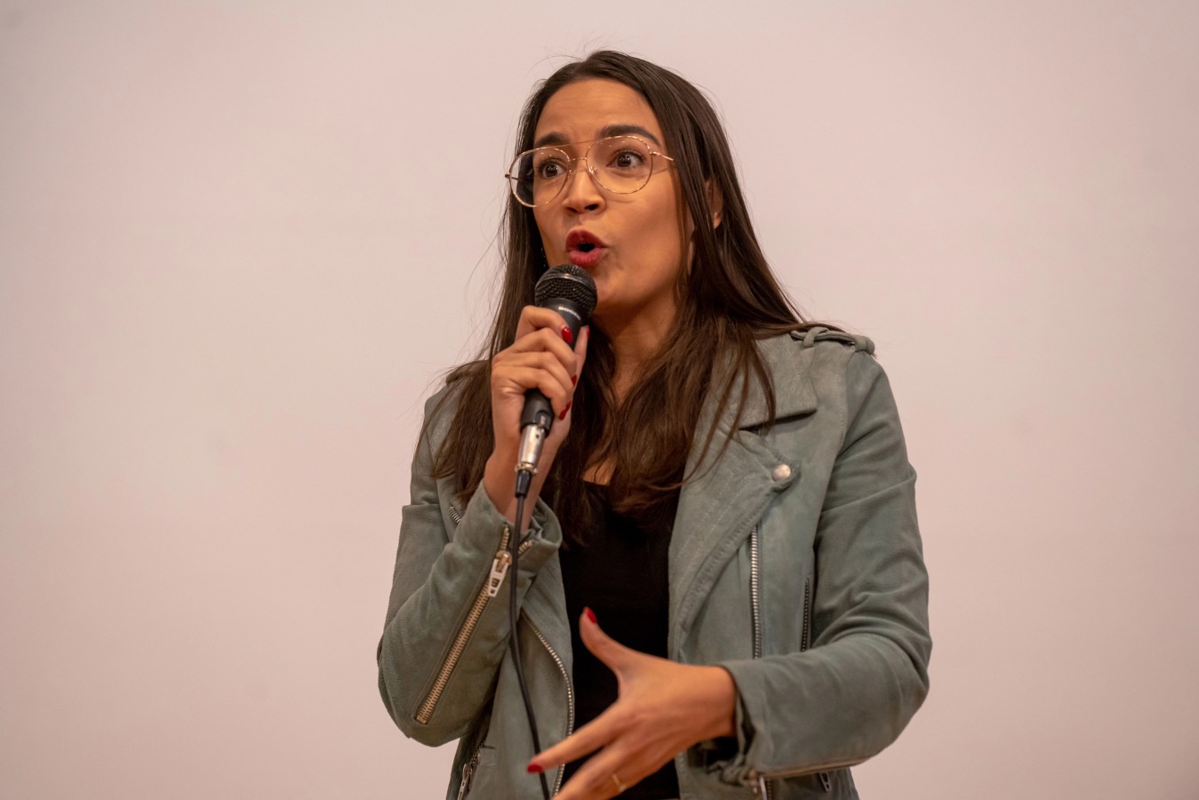 After AOC said billionaires can’t ‘earn’ their wealth, Ted Cruz called ...
