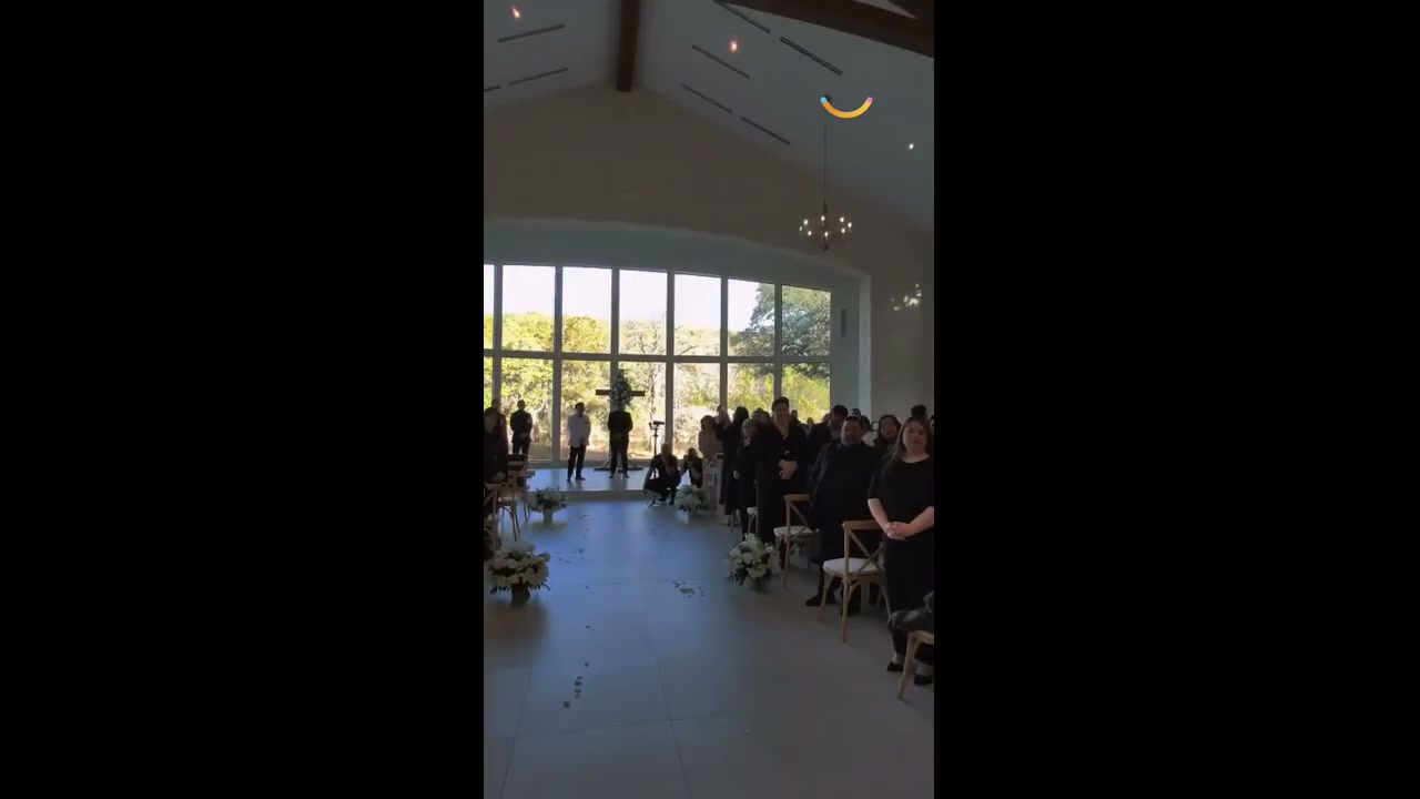 Dad wears Meta glasses to capture walking daughter down the aisle ...