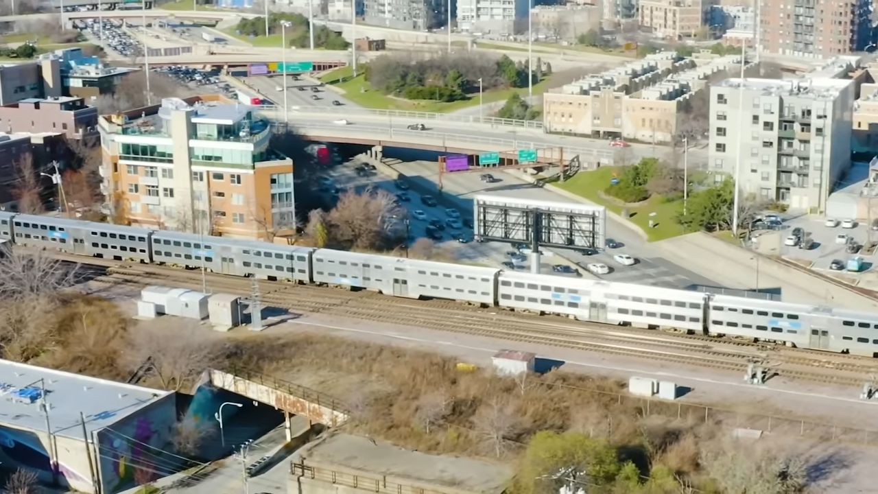 Why Chicago's trains run backwards