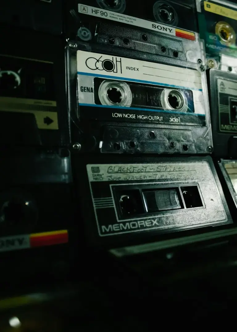 If you grew up in the '80s, these 14 dating rules were once totally normal