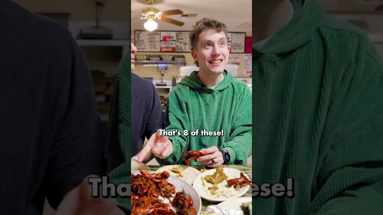 Two Brits try Louisiana crawfish boil!