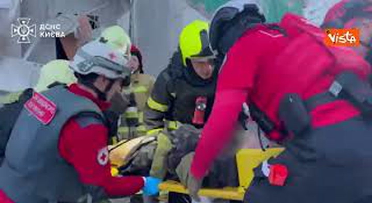 Guerra Ucraina, massiccio attacco russo su Kiev e altre città, vittime ...