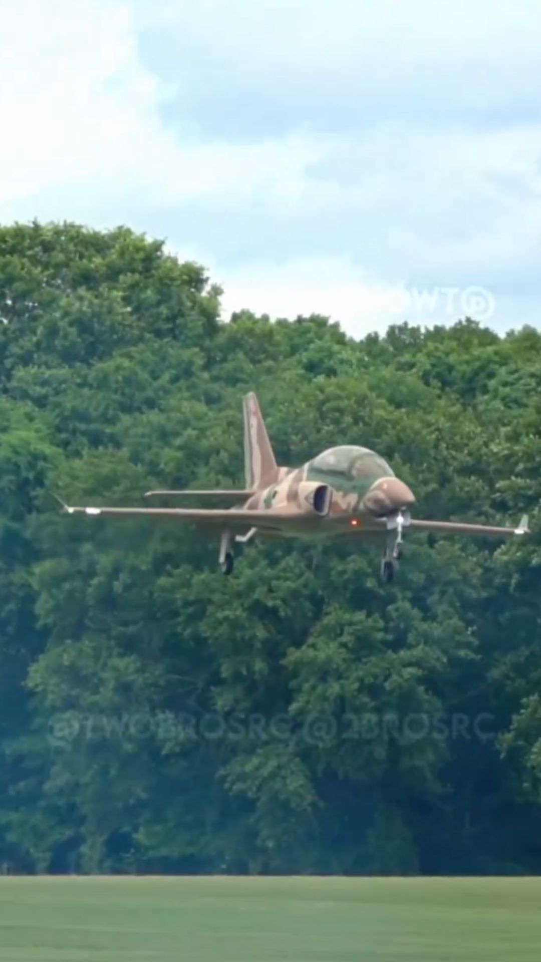 Epic ViperJet landing at Joe Nall 2026 you can’t miss