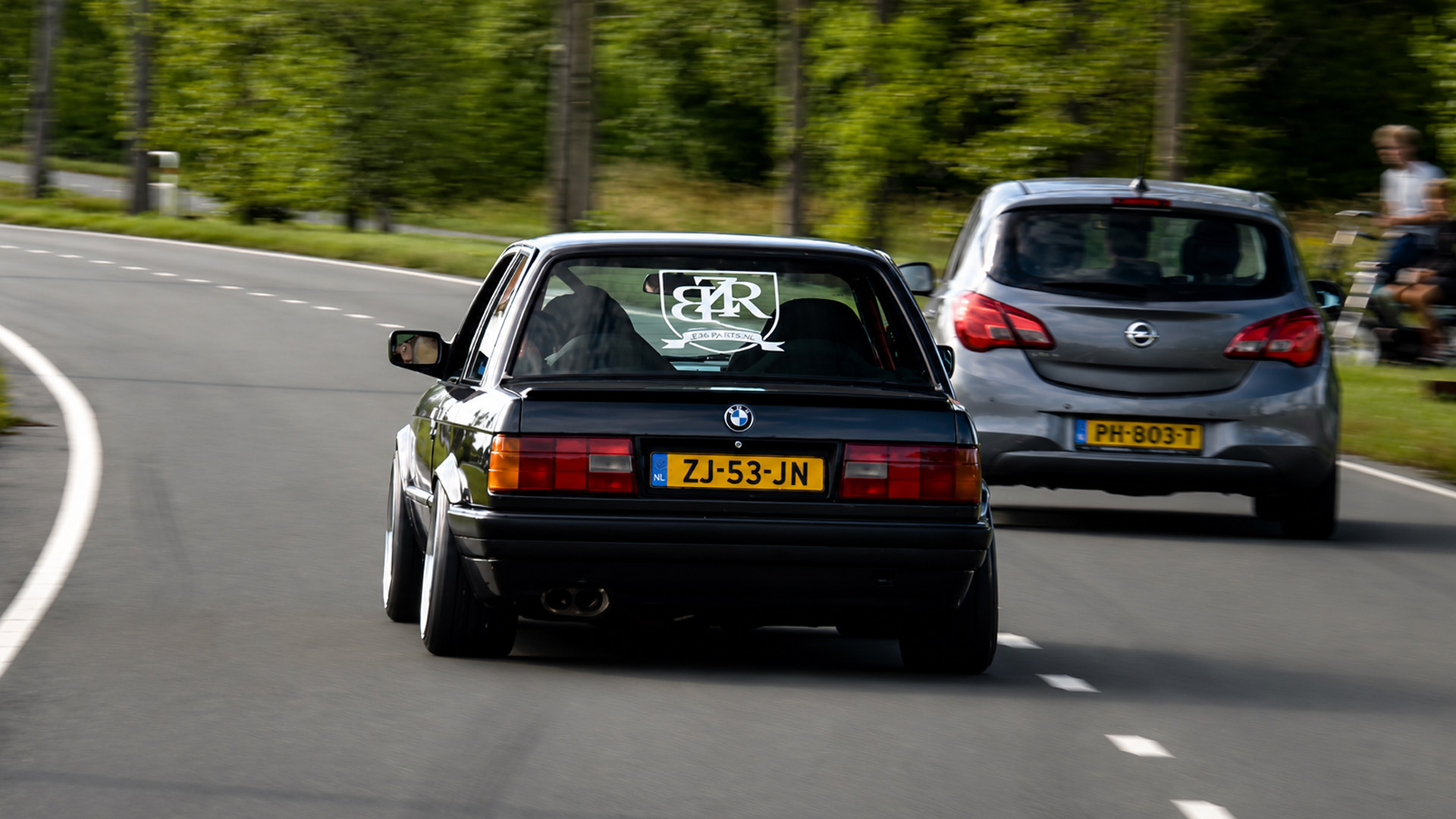 This BMW E30 acceleration almost went wrong