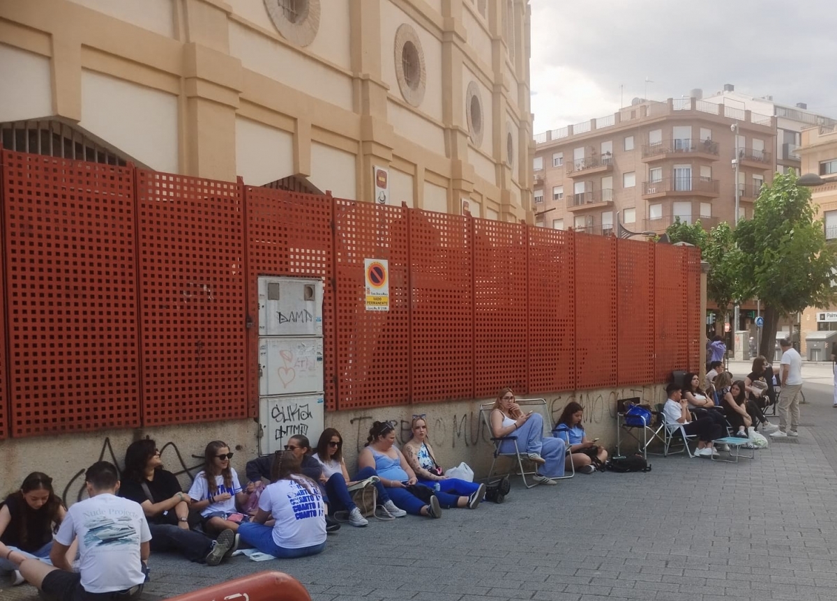 Colas para ver a Aitana en la Plaza de Toros de Murcia: "Hay muchas ganas"