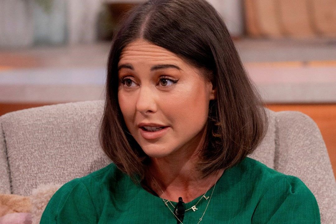 Louise Thompson apologizes after parenting backlash
