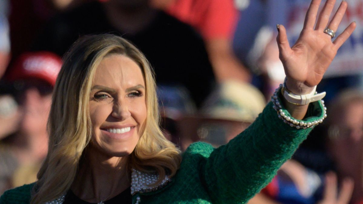 Sean Hannity asks Lara Trump about her political ambitions