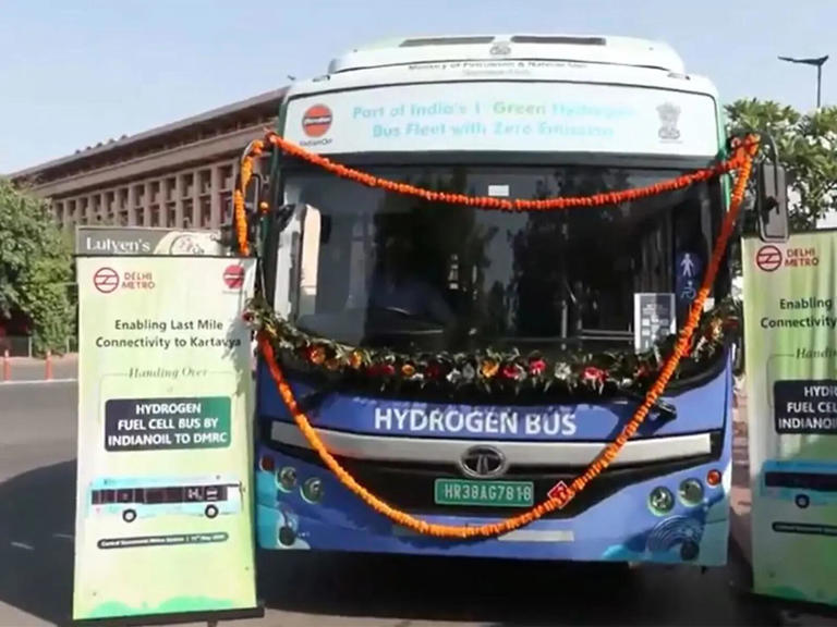 DMRC launches hydrogen-fueled shuttle buses in Central Vista