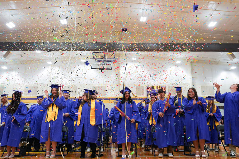 Oliver Springs' 2026 graduates mark a memorable night