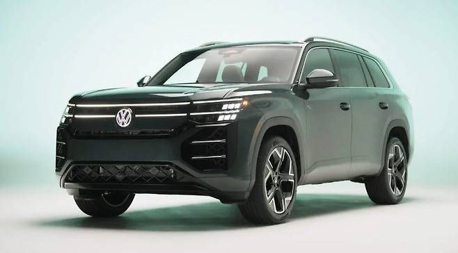 282 HP, 8-speed automatic, 10.25-inch screen VW Atlas shows Palisade ...