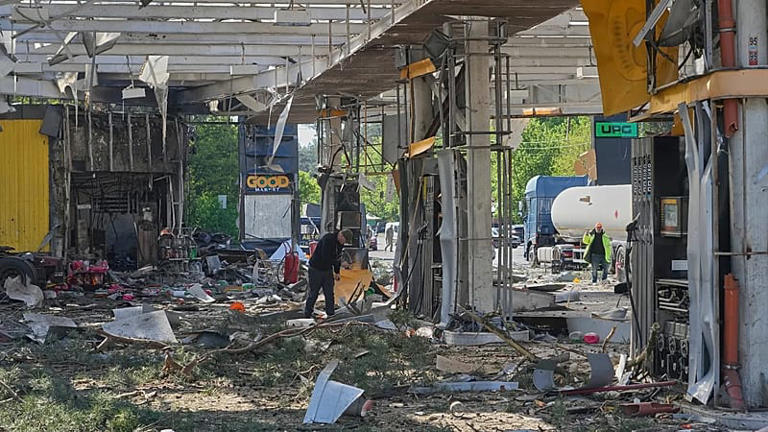 Mosca lancia l'attacco più duro. Giornata di lutto a Kiev