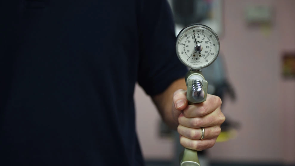 Dead hang tips to boost your grip strength