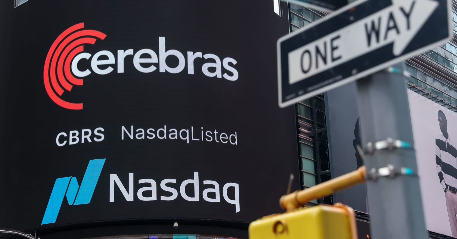 Cerebras stock falls 10% in first full day of trading after blockbuster ...
