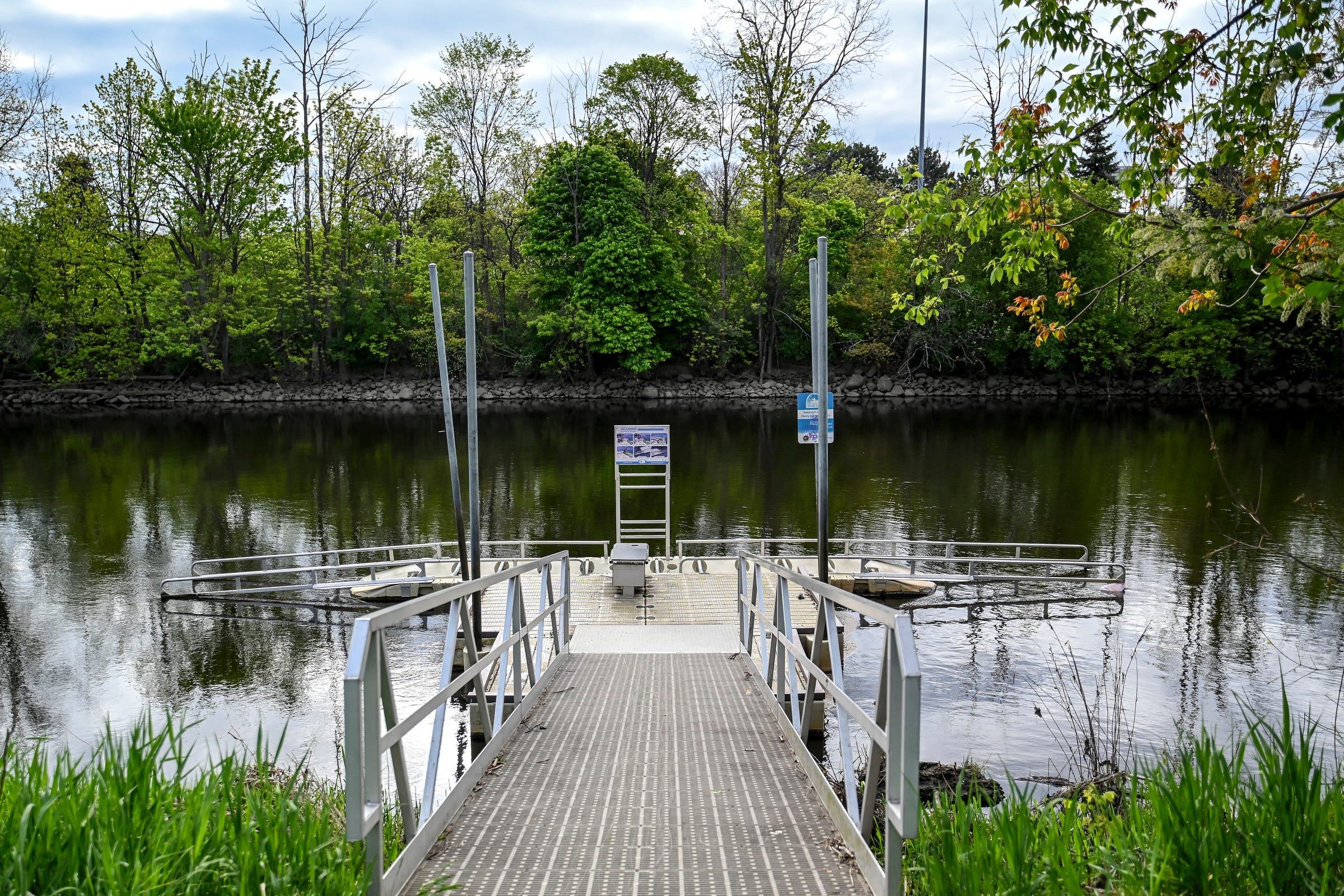 A walk in the park: Lansing's Cherry Hill Park has Grand River access