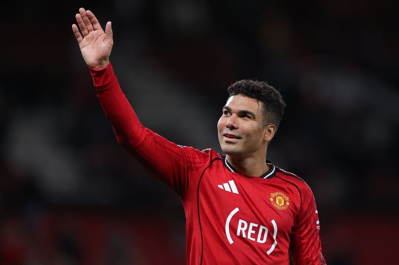 'Remarkable' transfer target can replace Casemiro at Man United - but ...