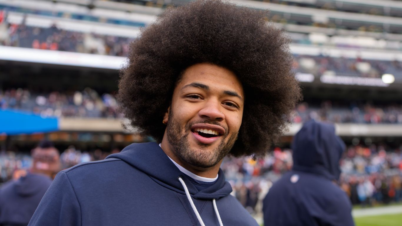 Bears turn Rome Odunze into Bob Ross for 2026 schedule release