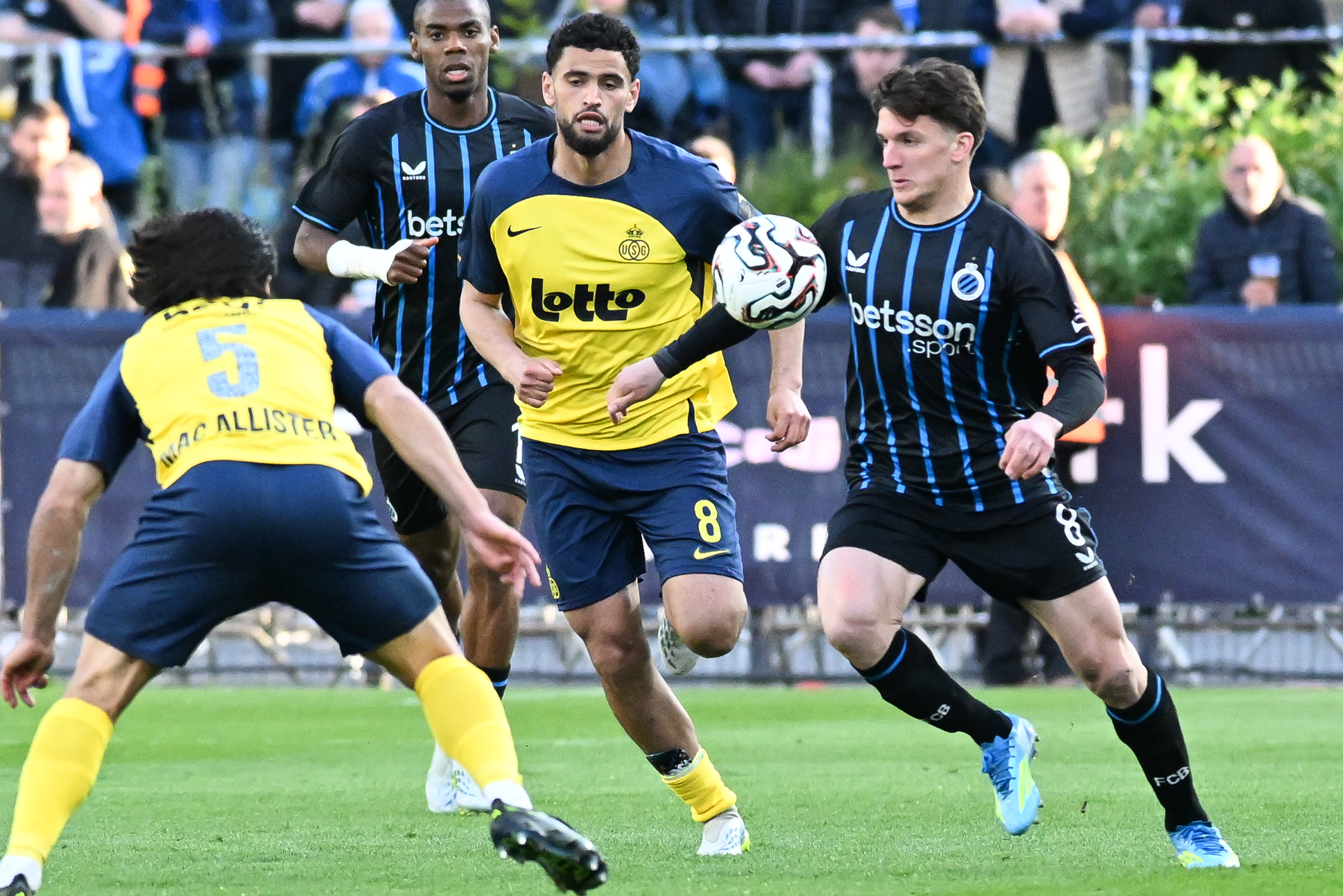 Jupiler Pro League - Le Club Bruges et l'Union s'affrontent dans une ...