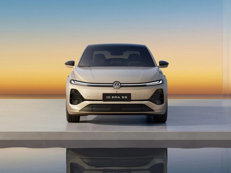 Volkswagen ID. Era 5S, la "Passat" plug-in che stupisce l'Oriente