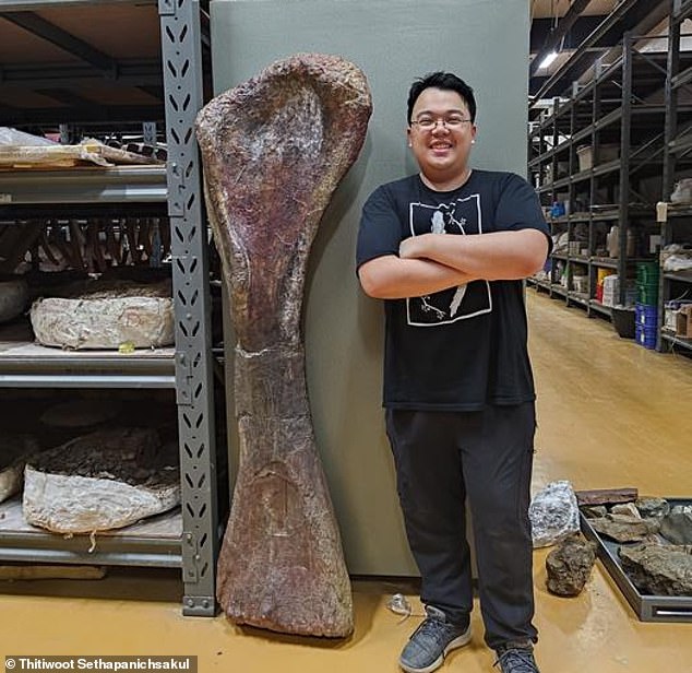 Meet The Nagatitan Dinosaur 3x The Size Of A Bus Roamed South East