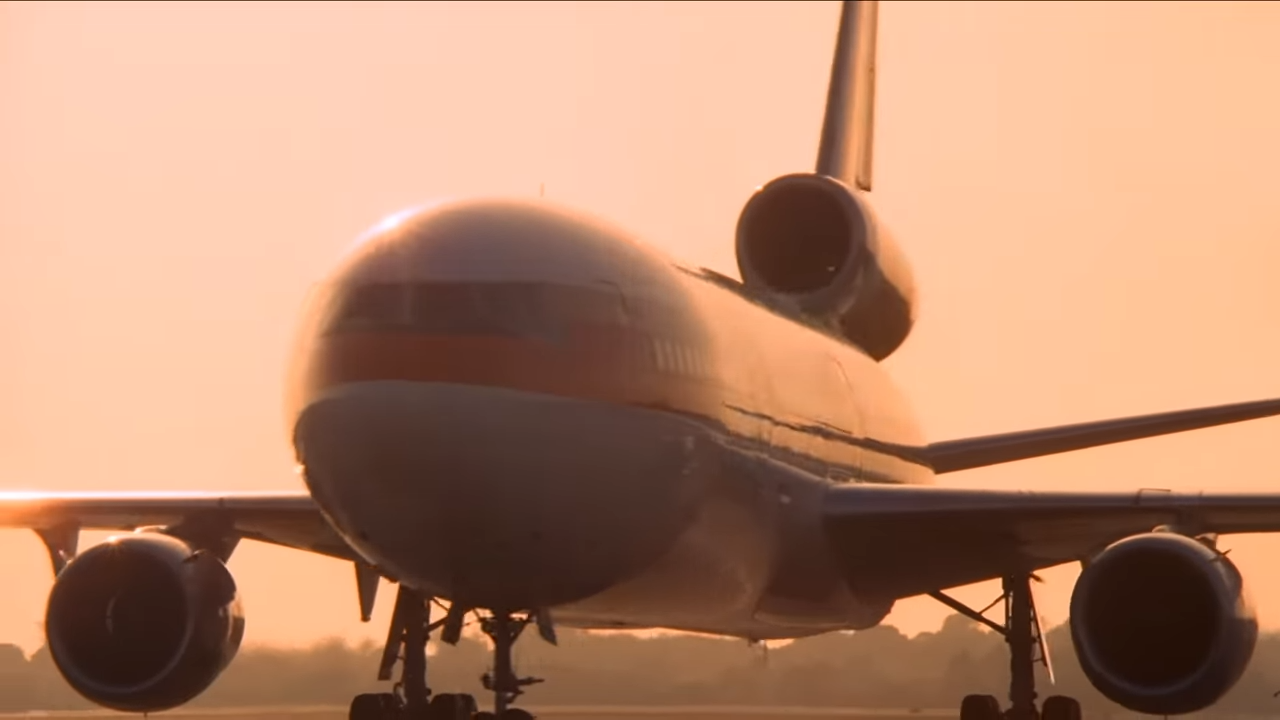 Watch the rise and fall of a 400,000 pound widebody jet - "Too soon"