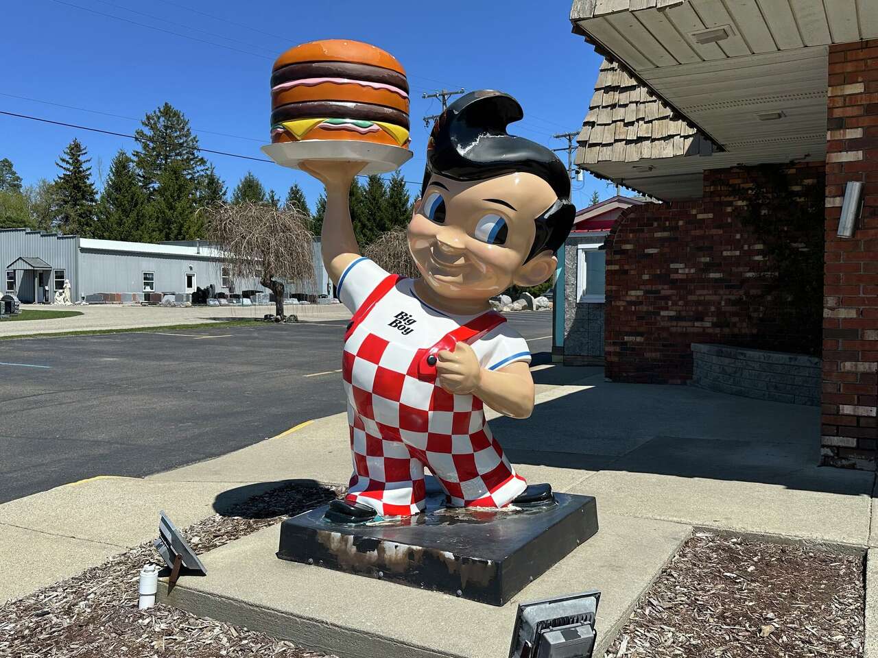 Bad Axe Big Boy closes a day early after final rush of customers