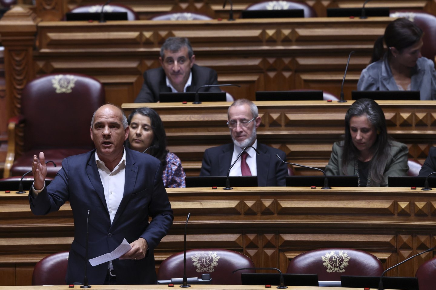 Voto de pesar a Carlos Brito aprovado por unanimidade