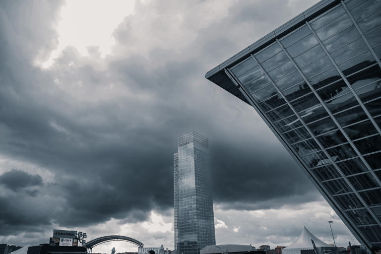 Ancora maltempo su Torino, grandine e vento in città