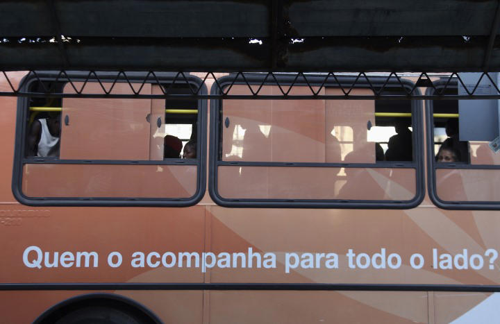 PR moçambicano reconhece "grandes desafios" na mobilidade urbana em Maputo