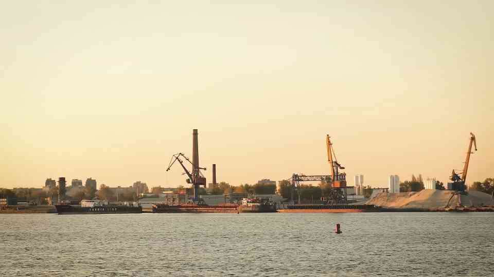 One strait controls the oil supply – and the world has no real backup