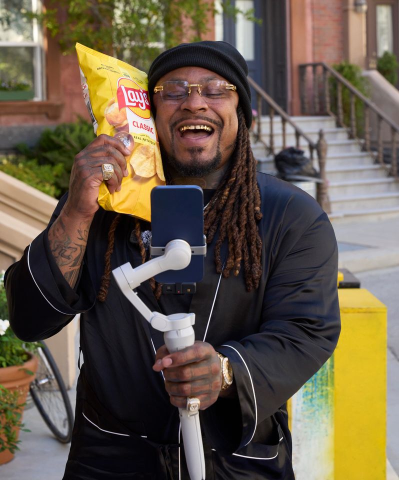 Will Ferrell, David Beckham and Marshawn Lynch can't stop laughing in ...