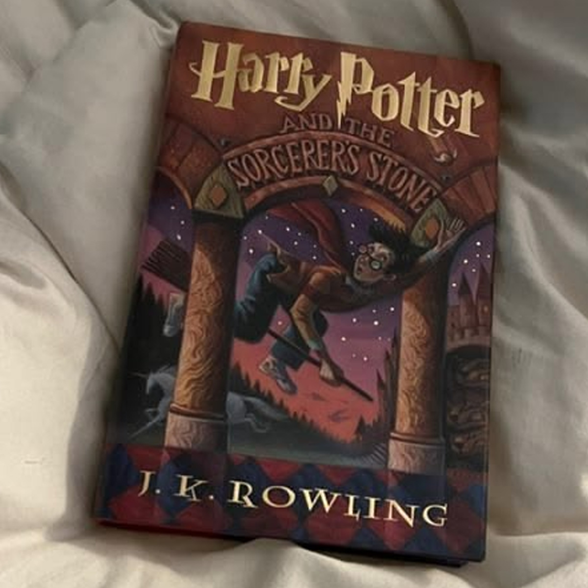 11 books that hooked millions of people from the first page