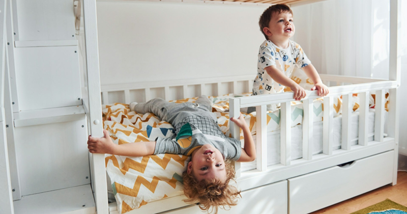 Dad refuses to host sister's 4 kids in 2 bedroom apartment where 5 and ...