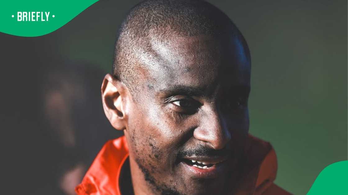 Rulani Mokwena’s Al-Ittihad match halted amid gunfire scare following ...