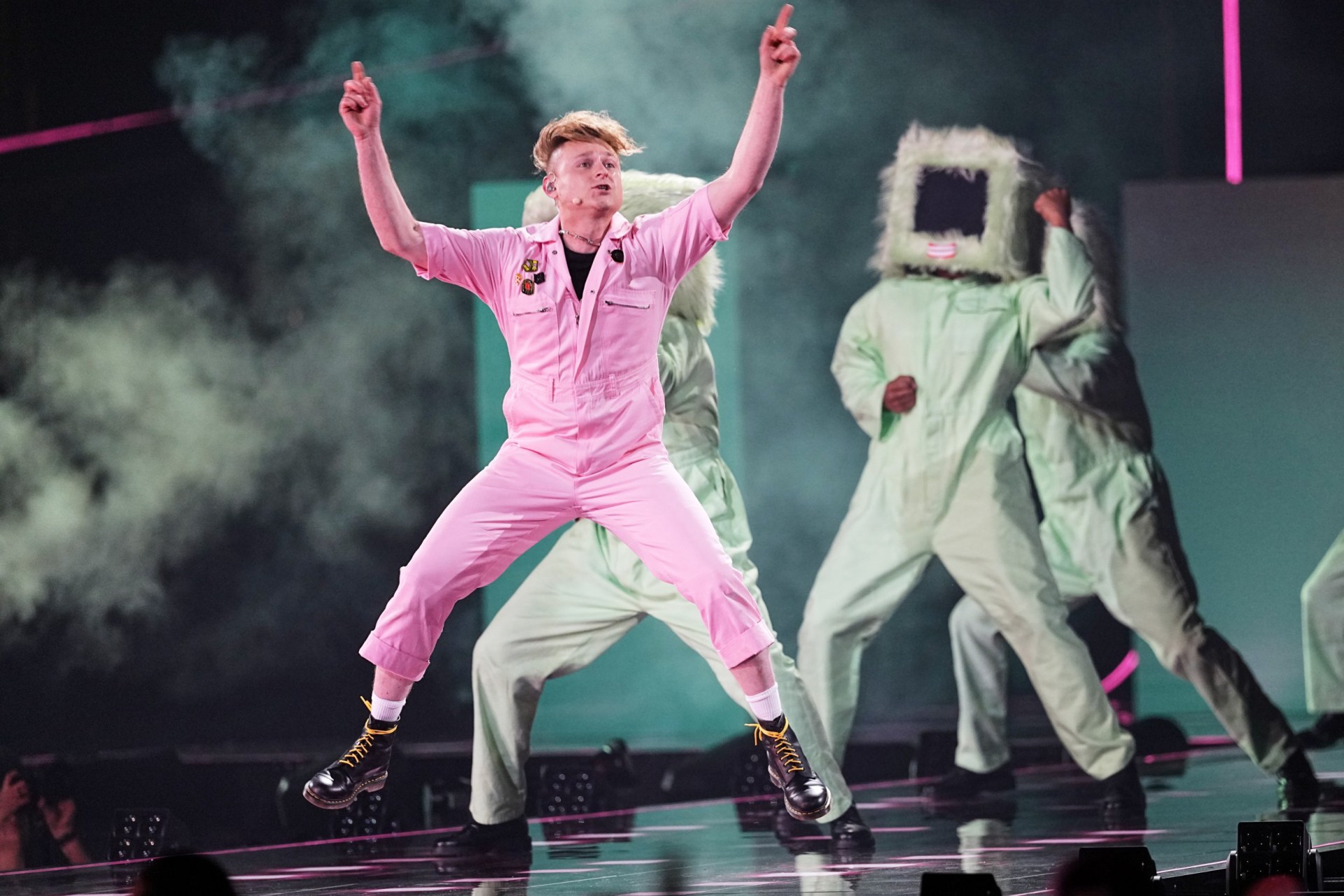 I didn’t hear a single person clap for UK’s Eurovision act Look Mum No ...