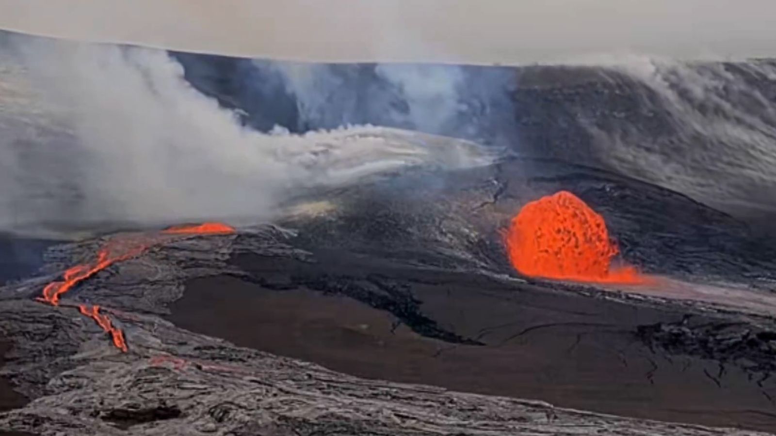 Watch Hawaii's Kilauea volcano erupt