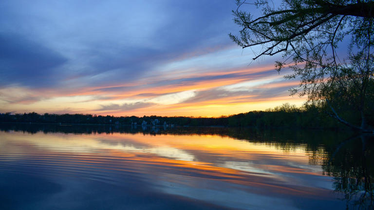 Minnesota's Lake Park minutes from downtown Minneapolis has sandy swim ...