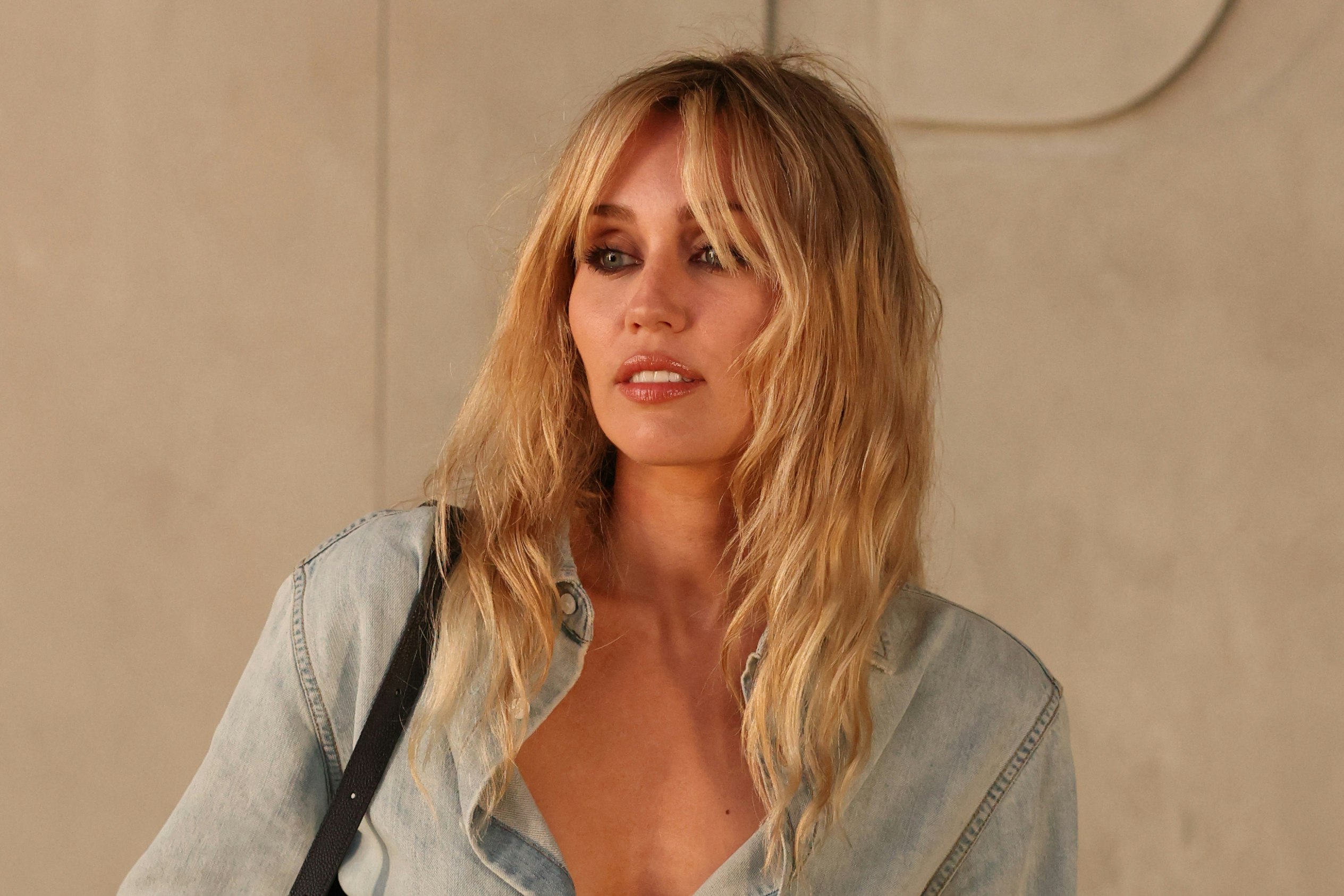 Miley Cyrus just made a case for air-dried bedhead hair at the Dior ...
