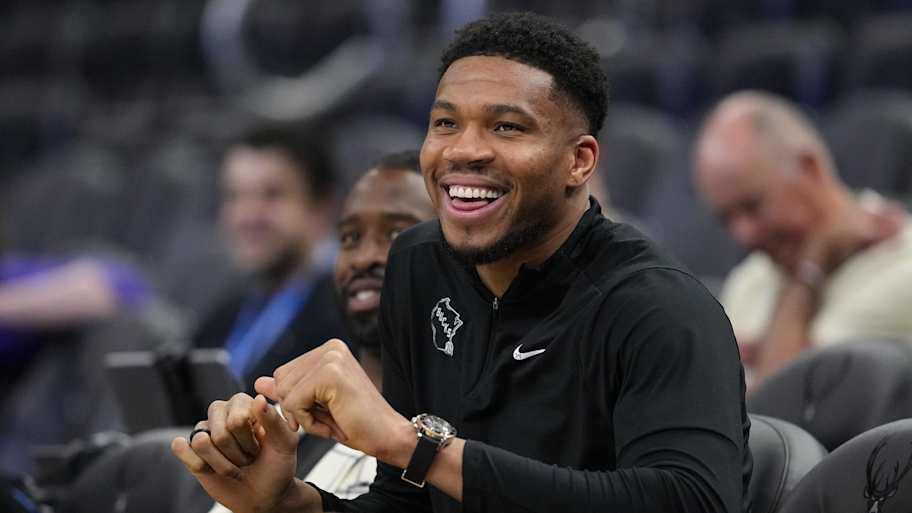 The Milwaukee Bucks locker room vibes with Giannis were even worse than ...