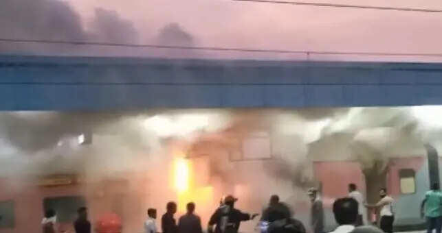 Fire breaks out in empty coach of train at Hyderabad's Nampally station ...