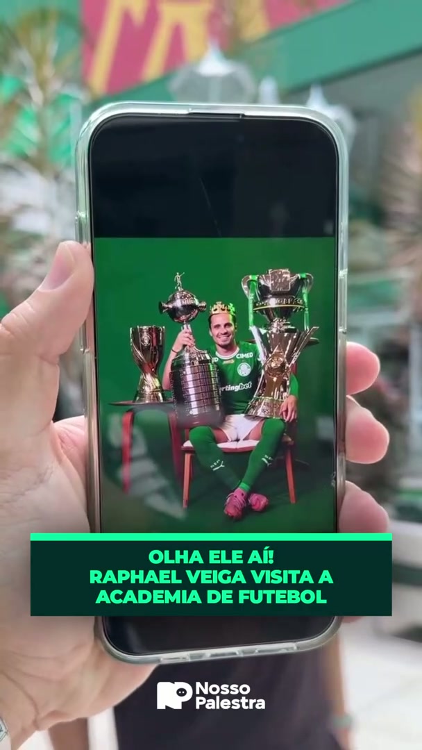 Visita especial de Raphael Veiga "em casa" na Academia de Futebol do ...